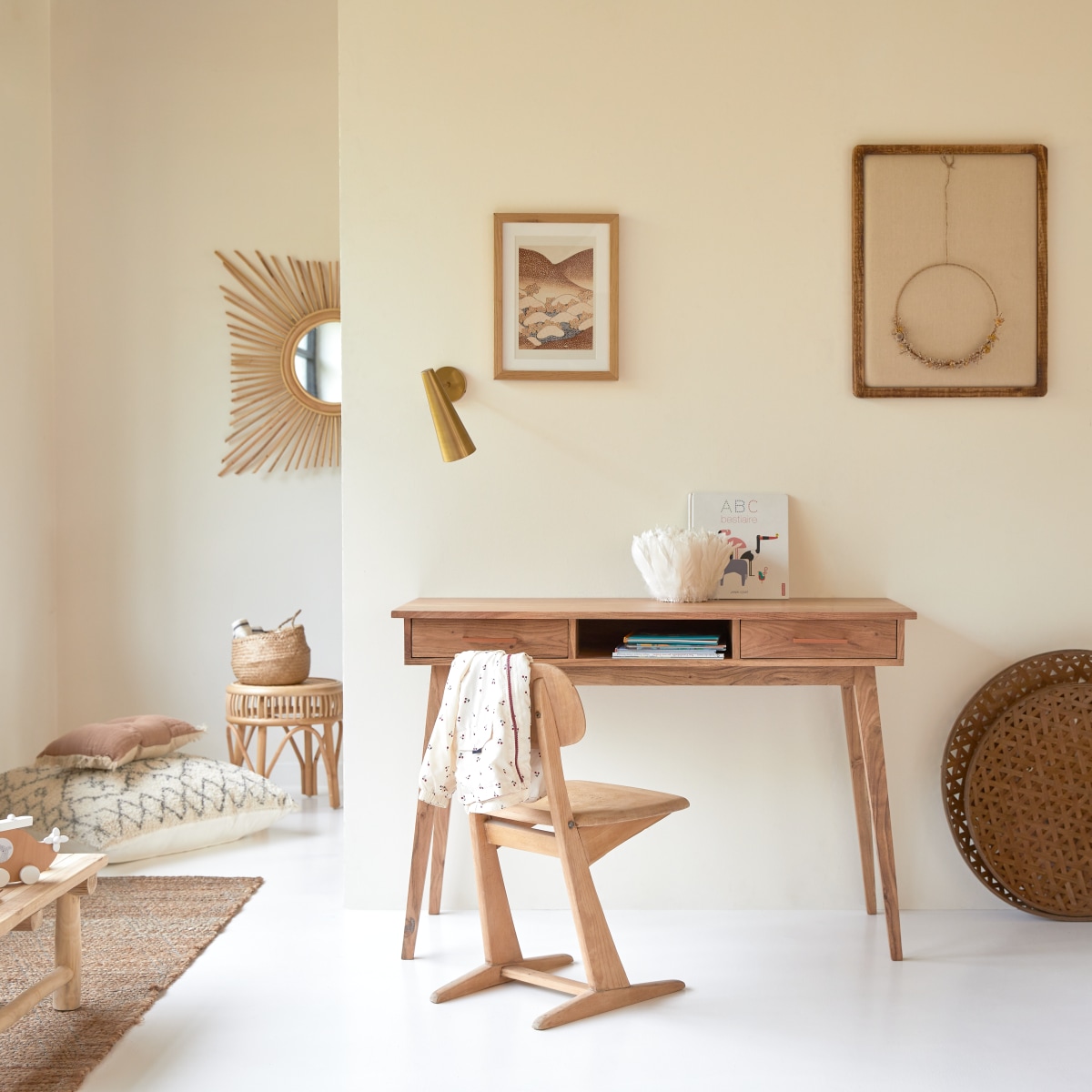 Oslo Kids desk in solid acacia