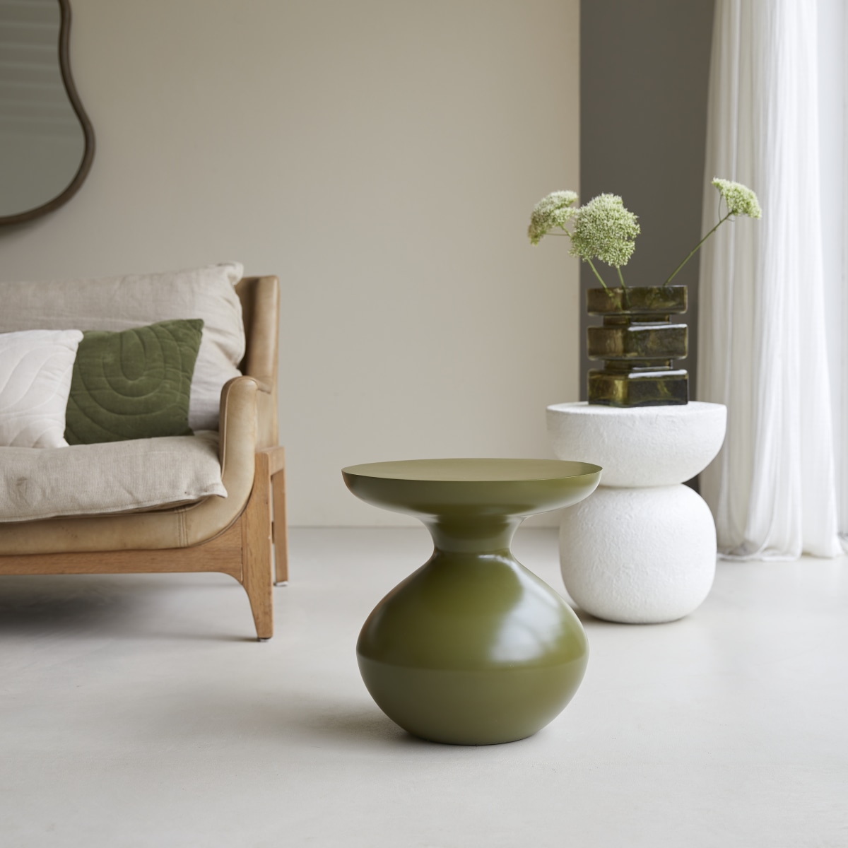 Green round metal end table - Deco furniture - Tikamoon