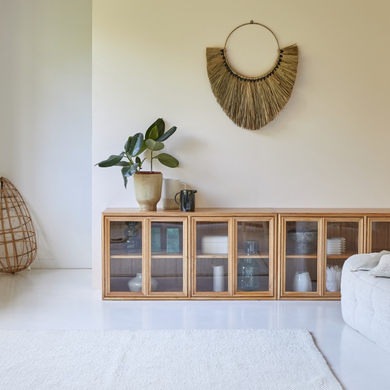 Vitrine en mindi 120 cm - Rangements vitrés pour le séjour - Tikamoon