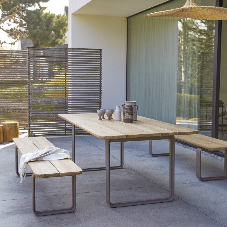 Aluminium garden furniture store