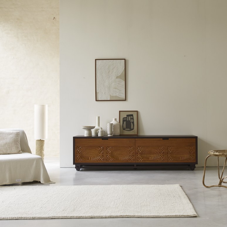 Meuble tv en acajou 200 cm - Mobilier sculpté pour le salon - Tikamoon