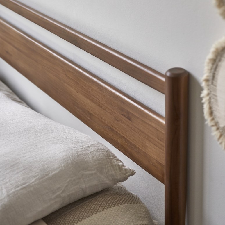 Blackstone platform bed store