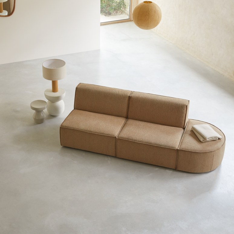 Two-seater modular bench seating in camel-coloured fabric – Tikamoon